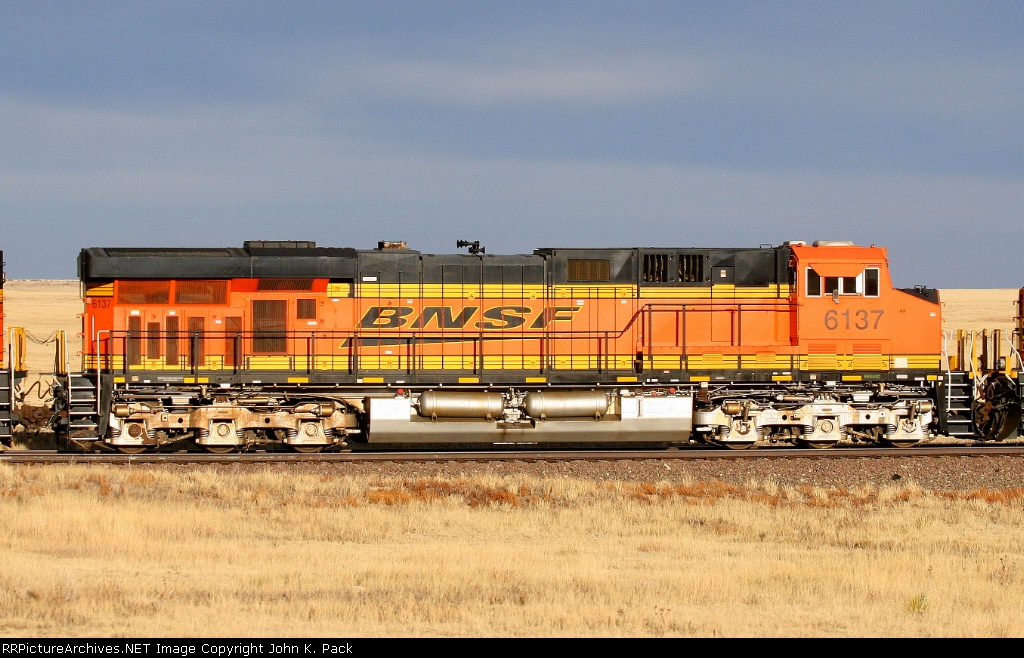 BNSF 6137